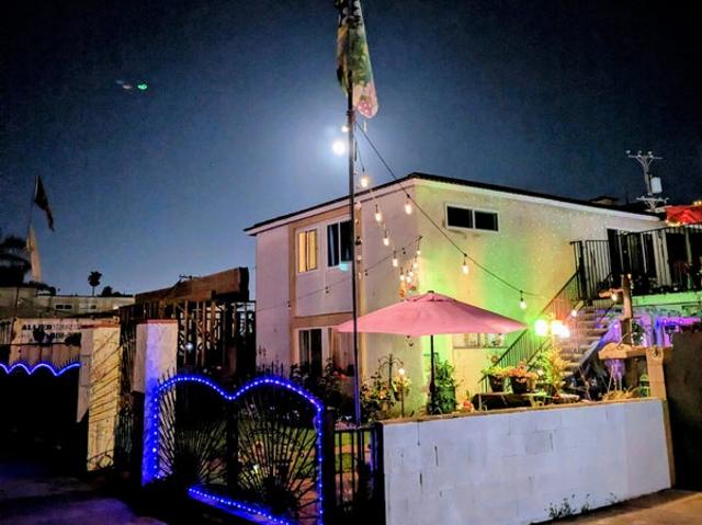 Imperial Beach Upstairs Unit room available