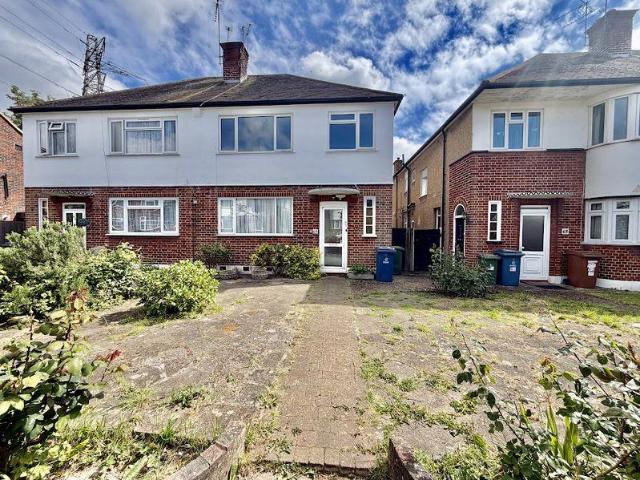 Imperial Close, Harrow 2 bed apartment to rent £1,800 pcm £415 pw