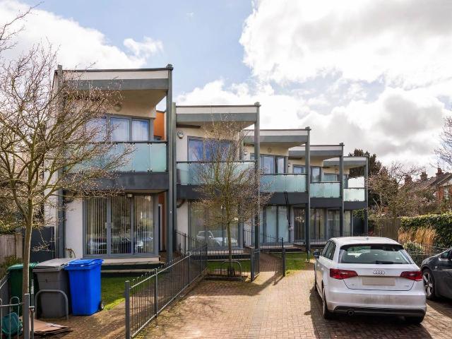 Imperial Close, London NW2, 4 bed detached house to rent, £3,250 pcm | PrimeLocation