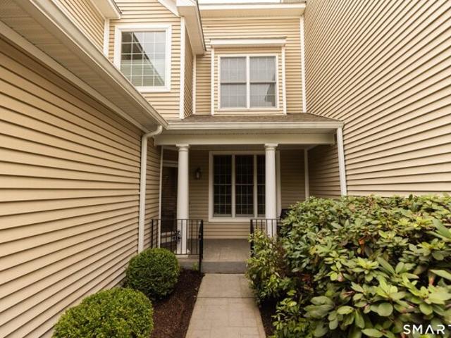 Imperial Ct Unit,trumbull, Condo For Sale