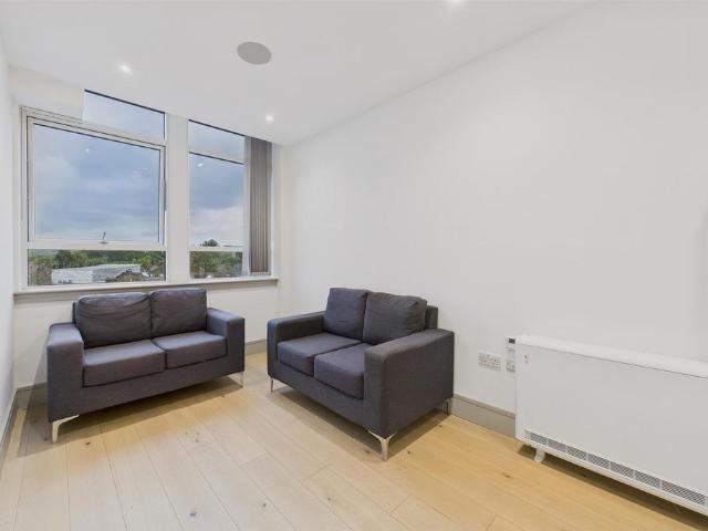 Imperial Drive, Harrow HA2 1 bed apartment to rent £1,425 pcm £329 pw