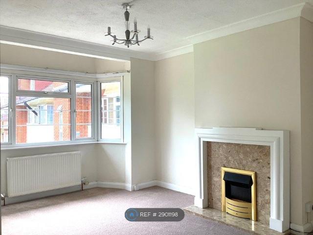 Imperial Drive, Harrow HA2, 3 bed flat to rent, £1,900 pcm | PrimeLocation