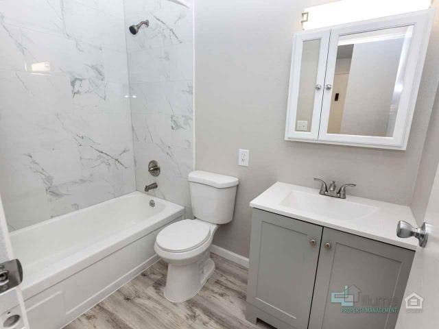 Imperial House 2 Bedroom Apartment for Rent at 957 Ne 122nd Ave, Portland, OR 97230 Hazelwood