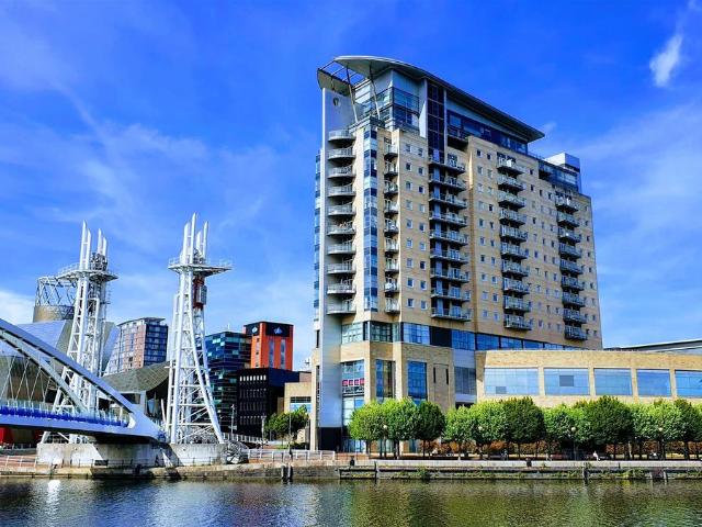 Imperial Point, Salford Quays M50, 2 bed flat to rent, £1,600 pcm | PrimeLocation