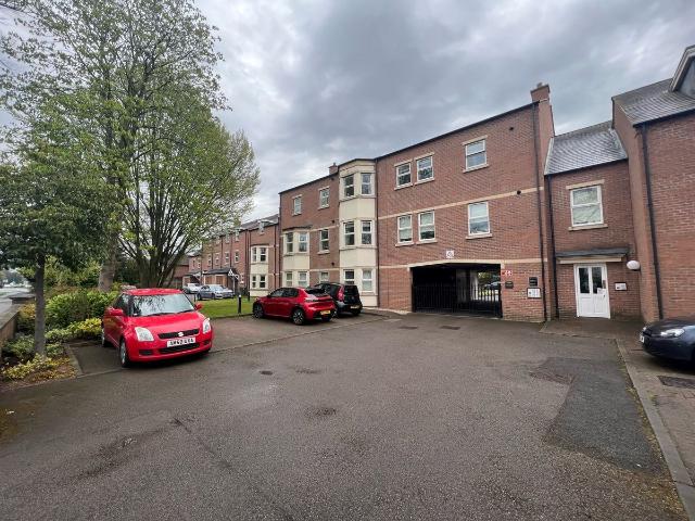 Imperial Place, Leamington Spa CV32, 3 bed flat to rent, £1,550 pcm | PrimeLocation