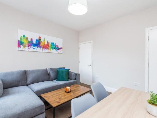 Imperial Road, Nottingham NG9 4 bed house to rent £1,695 pcm £391 pw