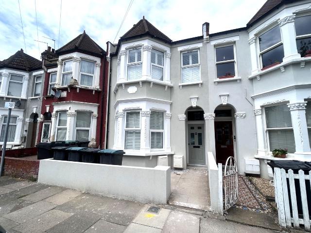 Imperial Road, London N22, 2 bed flat to rent, £2,150 pcm | PrimeLocation