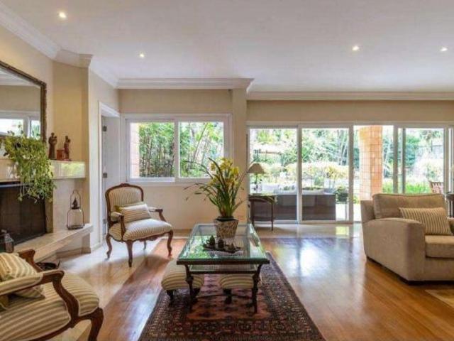 Imponente Casa de Alto Padrão à Venda em Jardim Cordeiro, São Paulo SP: 4 quarto