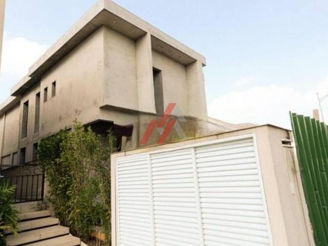 Imponente casa de luxo em condomínio no Tamboré, Santana de Parnaíba SP: 4 quartos, 4 suítes, 3 sala