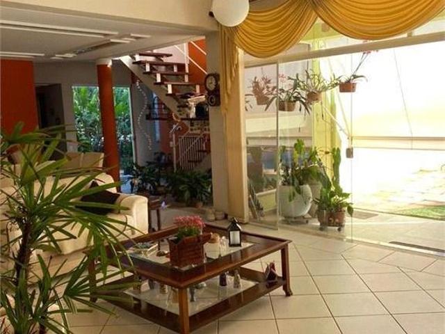 Imponente Casa em Condomínio no Vale Verde, Araçoiaba da Serra SP: 4 Quartos, 4 Suítes, 3 Salas, 6 B