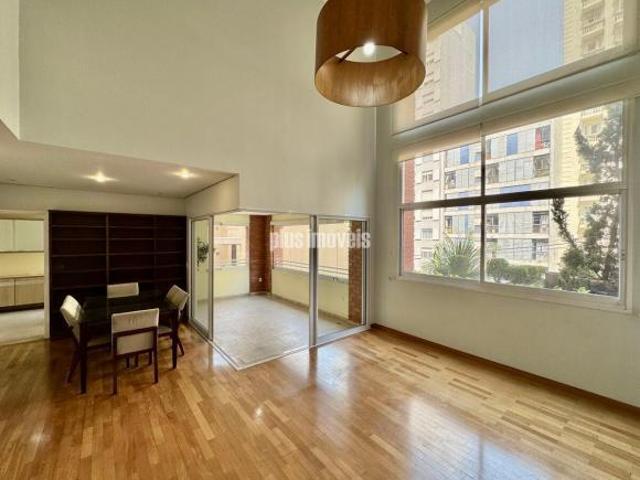 IMPONENTE DUPLEX, CHARMOSO E COBIÇADO EM PINHEIROS!