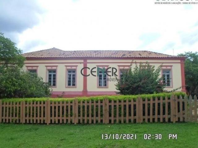 Imponente Fazenda de 94 ha com Linda Sede Centenária e alta Produção de Leite e eucaliptos