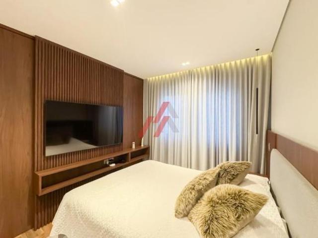 Imponente mansão de 5 suítes em Alphaville Residencial Dois, Barueri SP: 1.012,43 m² de puro luxo e