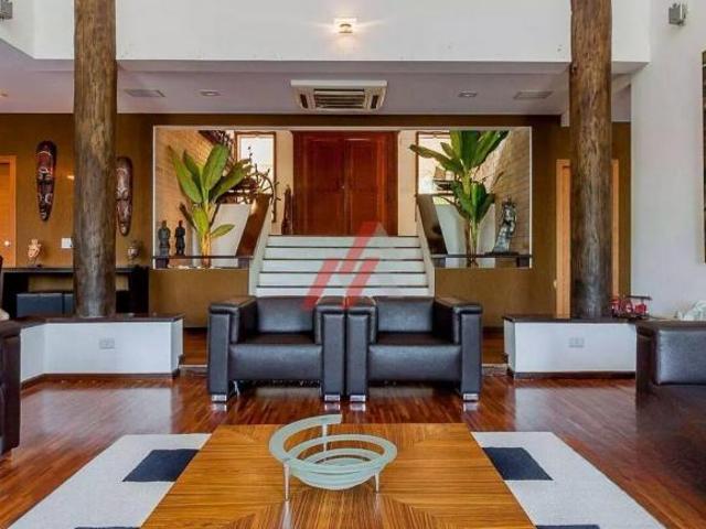Imponente mansão em condomínio Alphaville, 7 quartos, 5 suítes, 1.500m² Santana de Parnaíba SP!