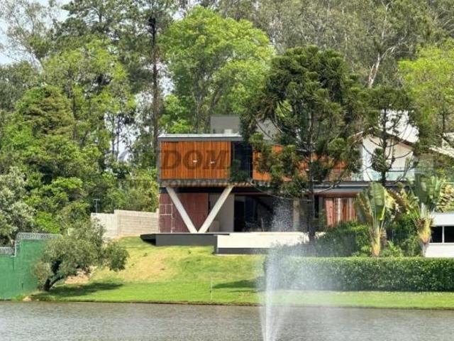 Imponente mansão em condomínio no Lago Azul, Araçoiaba da Serra SP: 5 quartos, 5 suítes, 3 salas, 8