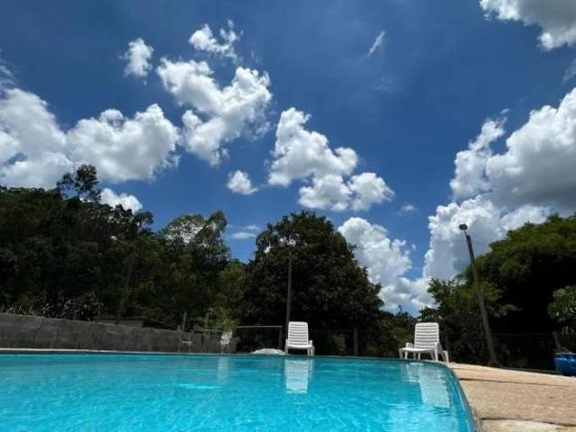 Imponente Sítio à Venda em Salesópolis SP, Bairro Zona Rural: 3 Quartos, 1 Suíte, 2 Salas, 2 Banheir
