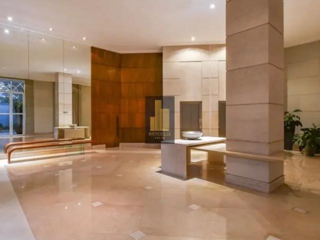 Imponente residência de alto padrão com 4 suítes na Vila Suzana, São Paulo SP: 401m², 5 vagas