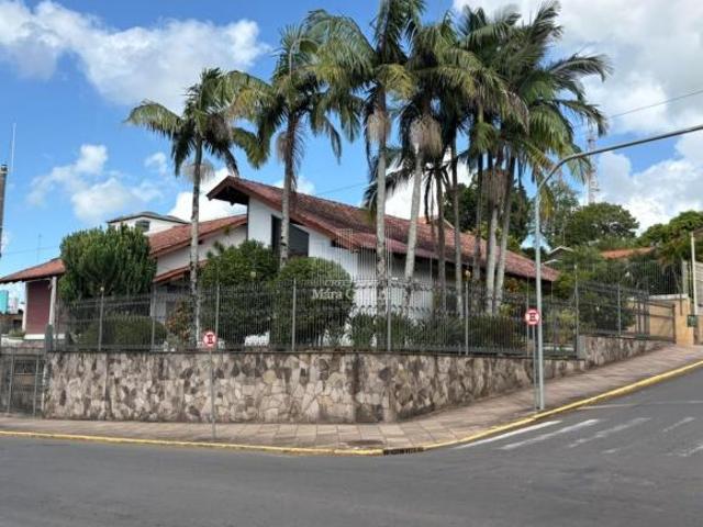 Imponente residência com 3 quartos e 680m² à venda em Santo Antônio da Patrulha Cidade Alta, RS