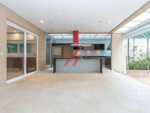 Imponente residência de luxo com 4 suítes no Alphaville Residencial Um, Barueri SP: 739m², 4 vagas