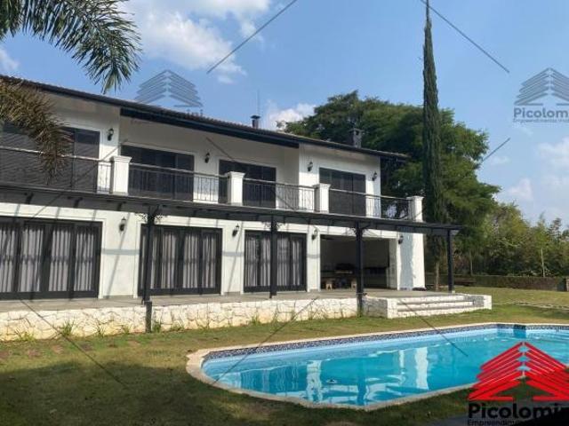 Imponente residência de luxo em Mairiporã SP: 4 quartos, 4 suítes, 3 salas, 7 banheiros, 4 vagas de