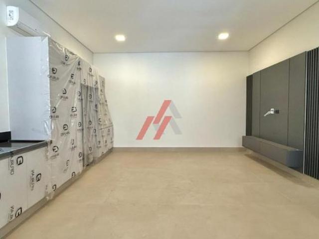 Imponente residência de luxo em condomínio exclusivo 6 quartos, 6 suítes, 1.240m² Tamboré, Santa