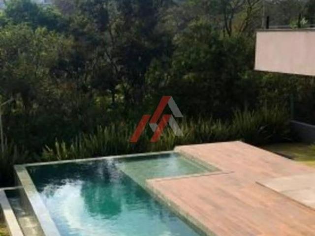 Imponente residência em condomínio de luxo em Alphaville 4 quartos, 4 suítes, 3 salas, 6 banheiros