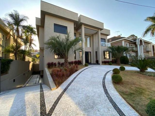 IMPONENTE RESIDENCIA NO TAMBORÉ 3
