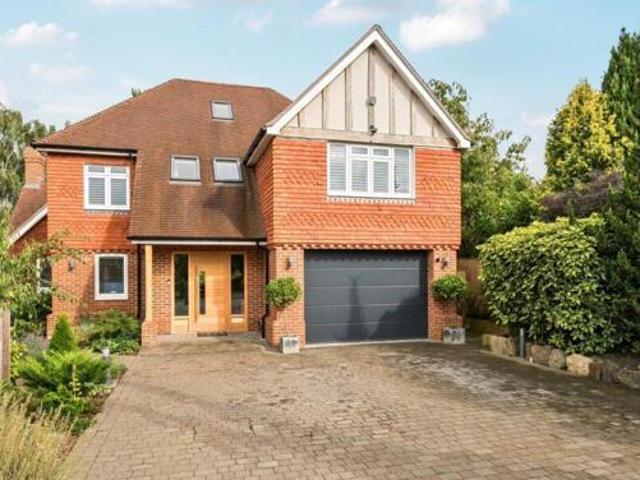 Imposing Gated Residence, Orwell Spike, 5 Bedroom Detached