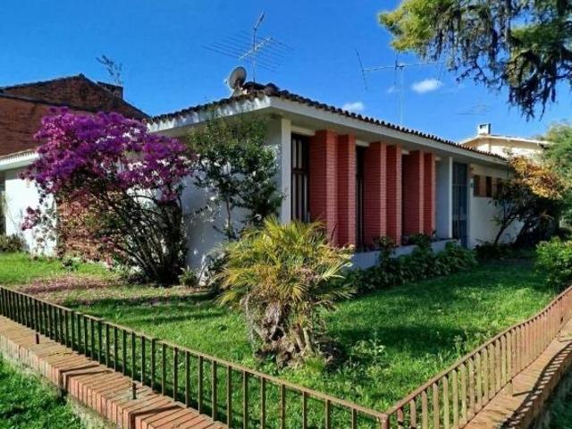 Impressionante Casa com 4 Dormitórios à Venda, 252 m² por R$ 1.100.000,00 Jardim Lindóia Porto A