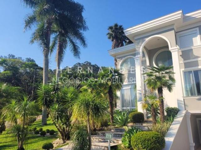 Impressionante casa de luxo em Alphaville, Barueri SP: 4 quartos, 4 suítes, 3 salas, 6 banheiros, 9