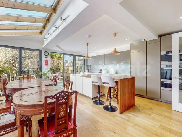 Impressive Six Bedroom House with Four Bathrooms