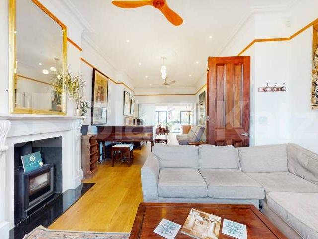 Impressive Six Bedroom House with Four Bathrooms