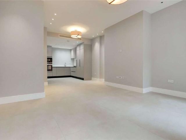 Impressive 3 bedroom, 3 bathroom apartment situated in a high end period development close to Hampstead village