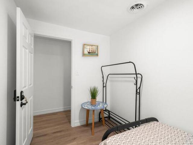 Inner Loop Modern Home just minutes away from Texas Medical Center, UoH & Hermann Park