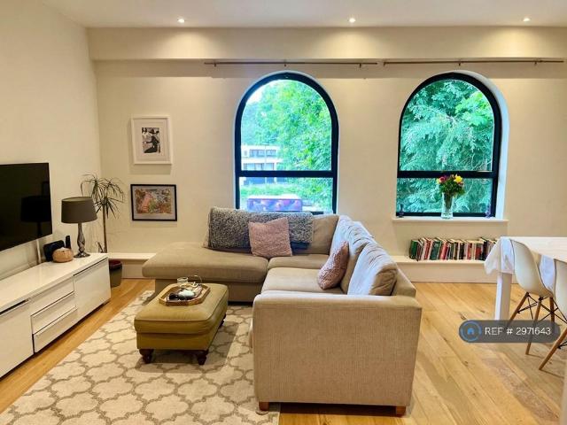 Inner Park Road, London, SW19 2 bed flat to rent £2,400 pcm £554 pw
