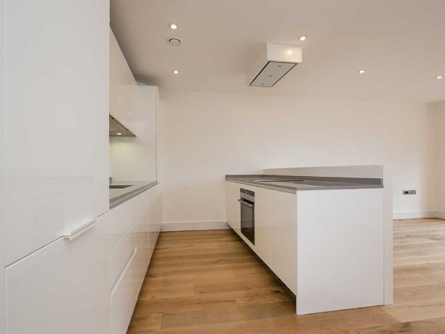 Inner Park Road, London SW19, 2 bed flat to rent, £2,500 pcm | PrimeLocation