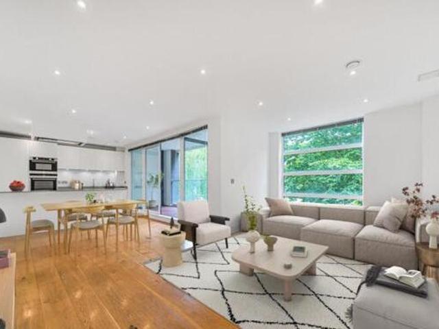 Inner Park Road, Southfields, 2 Bedroom Flat
