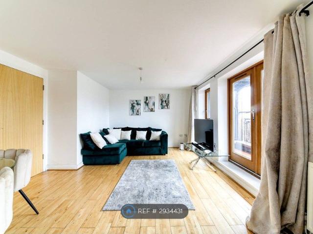 Innerd Court, Croydon CR0, 2 bed flat to rent, £1,800 pcm | PrimeLocation