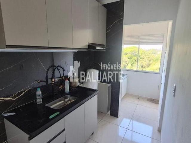 INNOVA Apartamento impecável, 3 ambientes, 4º andar, preço excelente