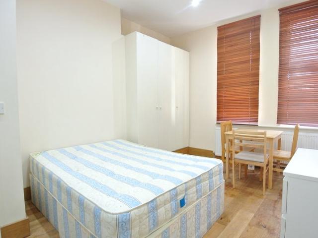 inc All Bills* Studio Flat to Rent in W.Green