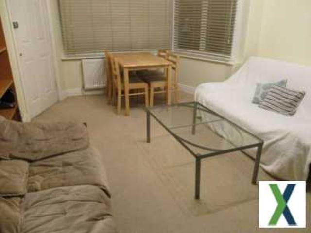 INCLUDES BILLS! GREAT VALUE SUPER 2 BED FLAT NR ZONE 3 TUBE, BUSES & TRAIN 15 MINS TO KINGS CROSS