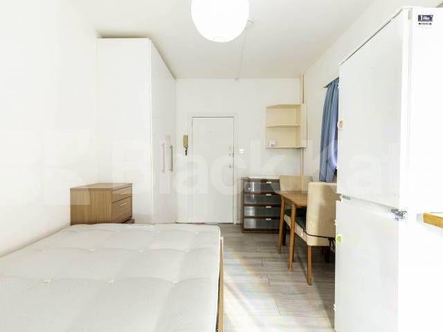 Inclusive of council tax, gas and water, this self contained studio benefits from a private kitchen and bathroom as well as direct access to the rear garden