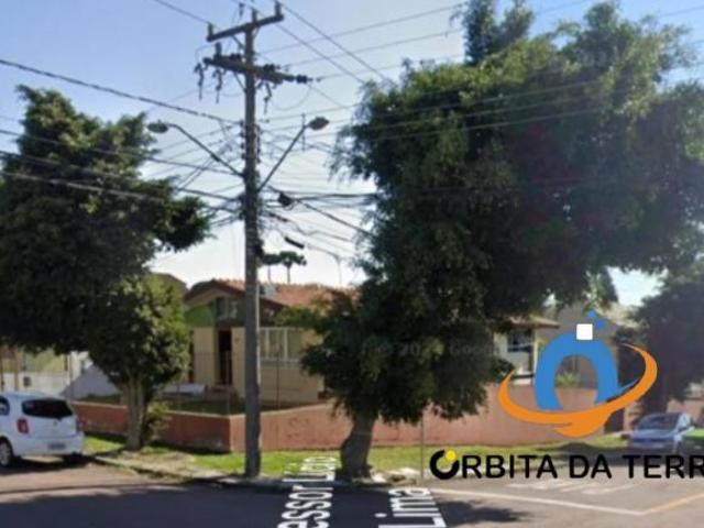 Incremente seu estilo de vida com essa casa de 3 quartos no Novo Mundo, Curitiba PR! 2 banheiros, 2