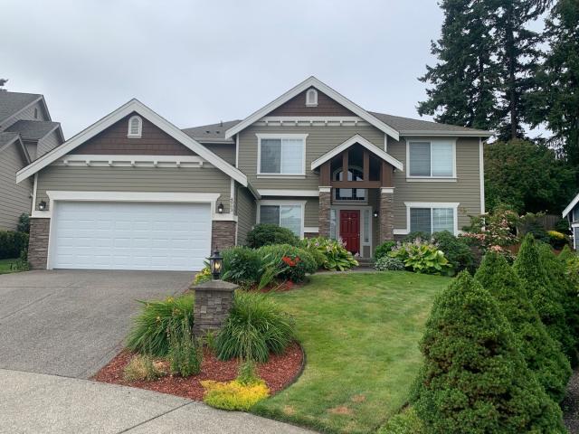 Incredibly maintained home in highly desirable Woodbrook! 4 bed, 3 bath + den! A MUST SEE!