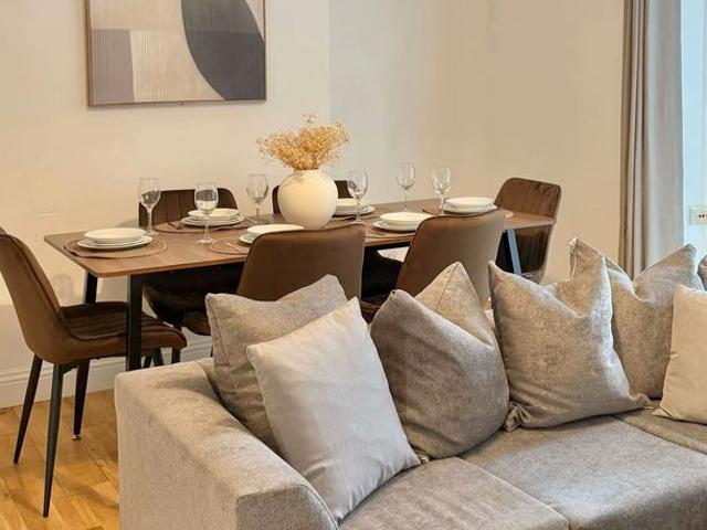 Incredible 3/4beds flat with garden