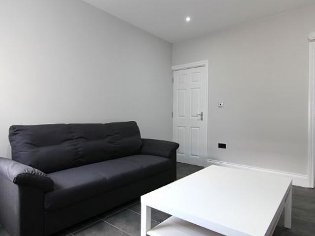 Incredible 4 Bedroom, 2 Bath Student House in Sheffield