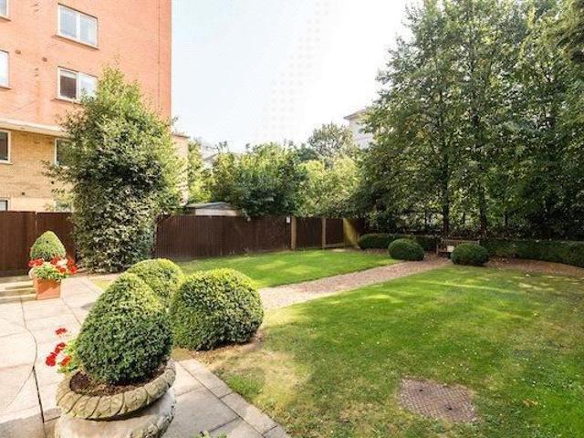 INCREDIBLE 4 BEDROOM APARTMENT
