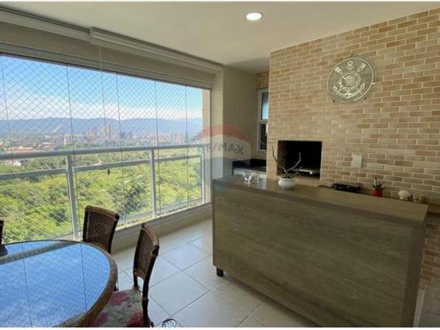 Incrível apartamento 3 suítes à venda na Enseada Guarujá
