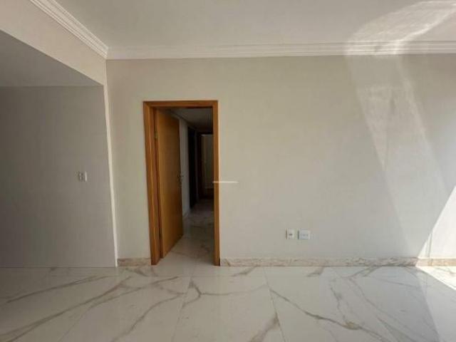 Incrível apartamento com área privativa no Centro de Itaúna