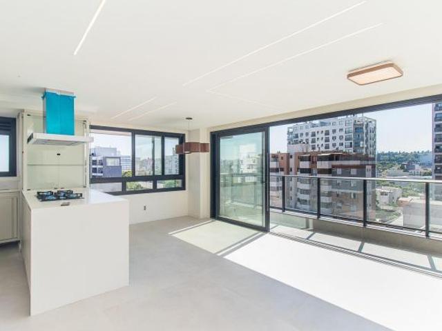 Incrível apartamento mobiliado 2 suítes novo no Menino Deus